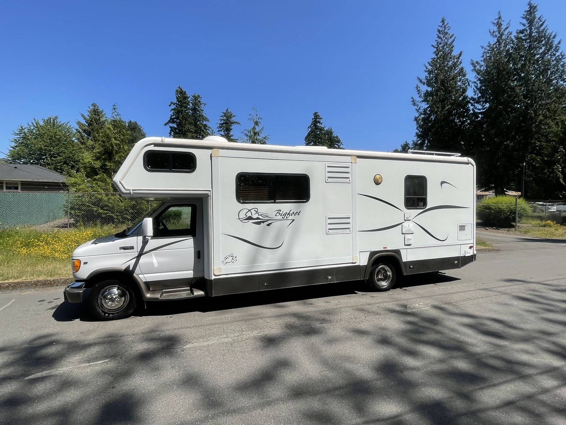 2003 Bigfoot class C motorhome double slide Low miles only 19,000 30 ...