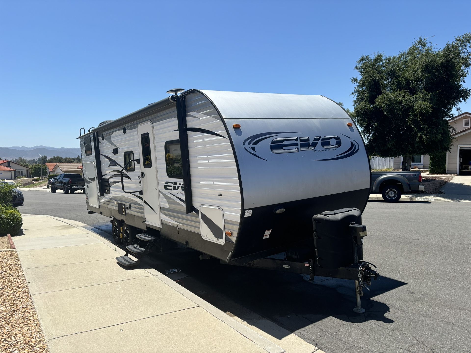 2017 27 Ft RV camper Trailer Forrest River EVO Great Condition Comes ...