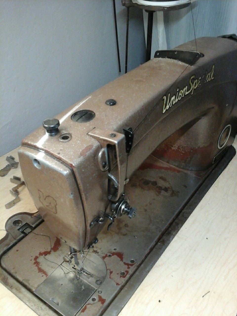 Union Special Hi speed industrial sewing machine 63400 B for Sale in ...