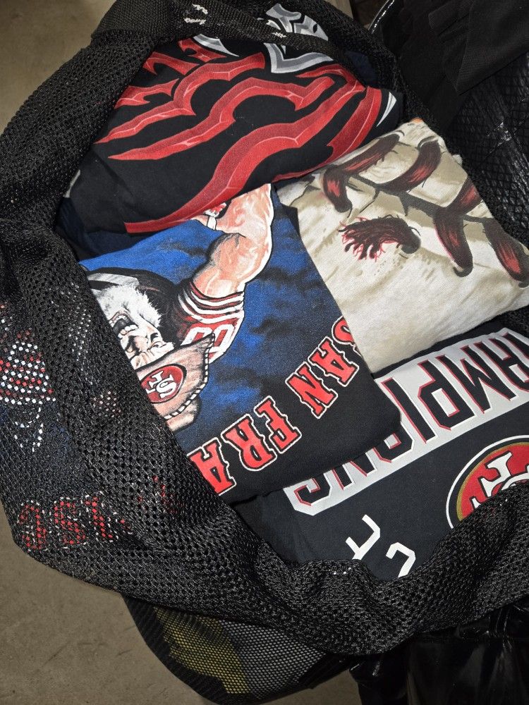 HUGE MENS CLOTHING BUNDLE SIZE LARGE/XL MOSTLY TOPS NO FLAWS NICE STUFF ...