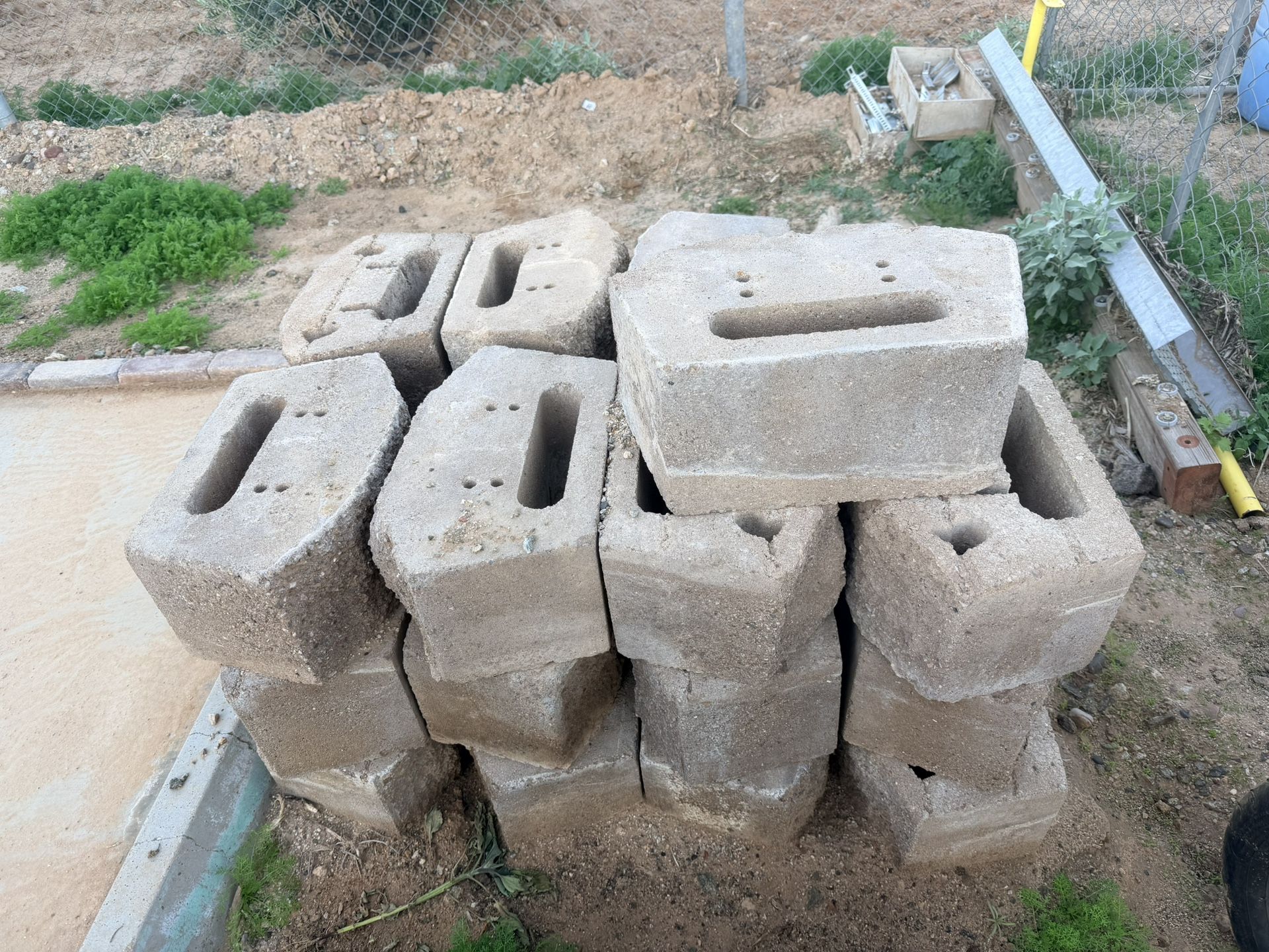 Retaining Wall Block for Sale in Laveen Village, AZ - OfferUp