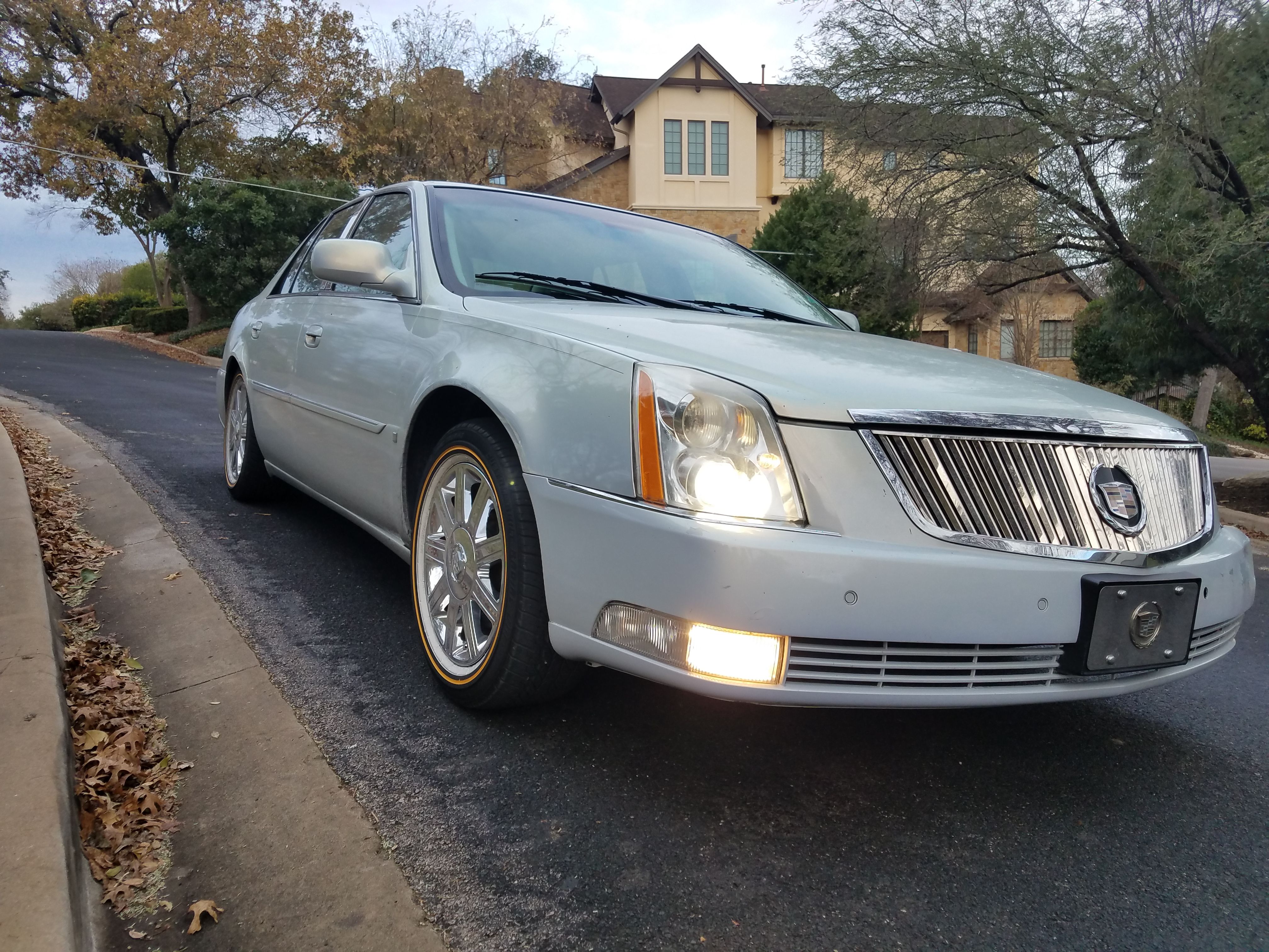 Cadillac dts 06 for Sale in Austin, TX - OfferUp