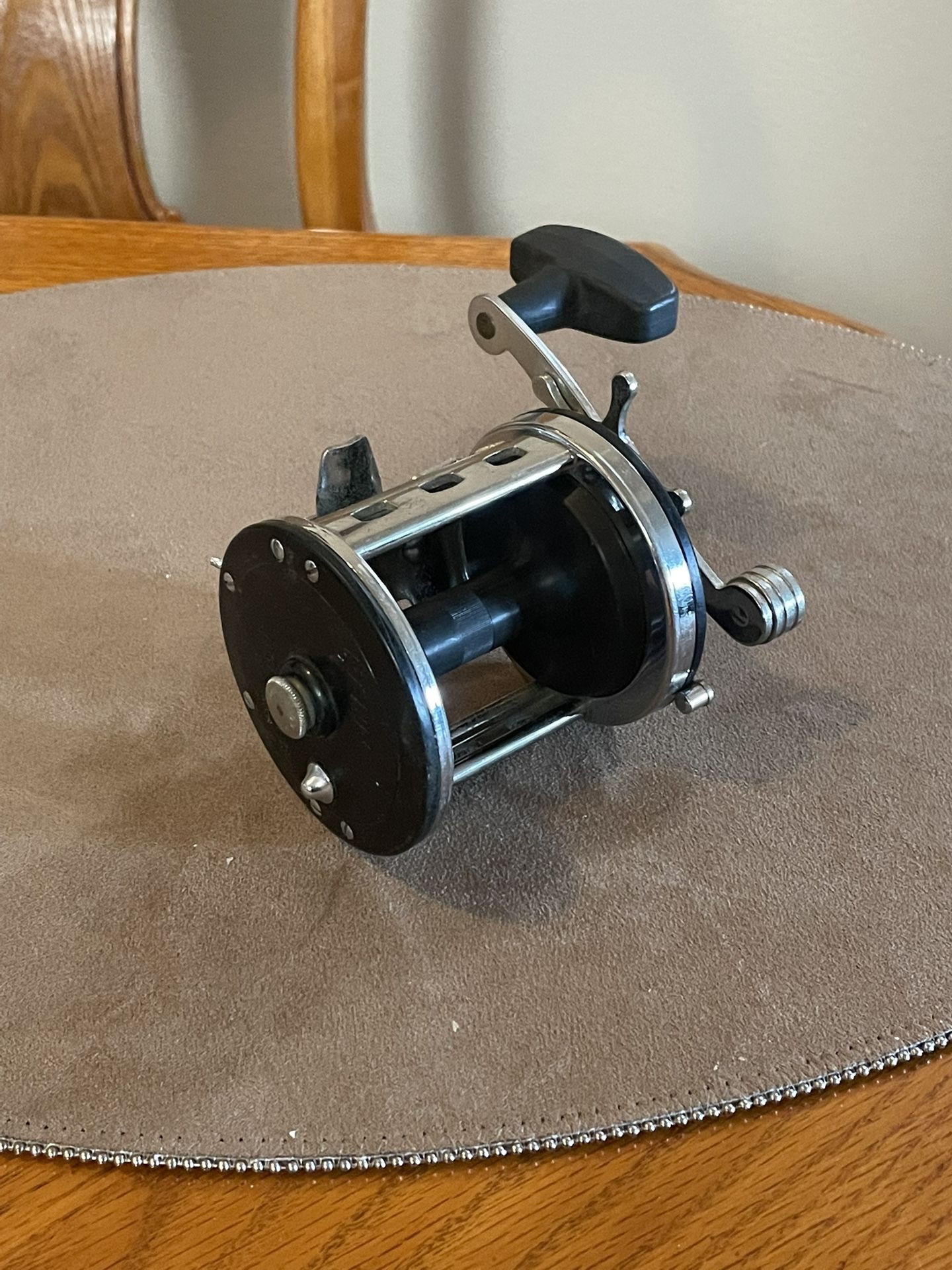 Penn 500 Fishing Reel for Sale in Riverside, CA - OfferUp