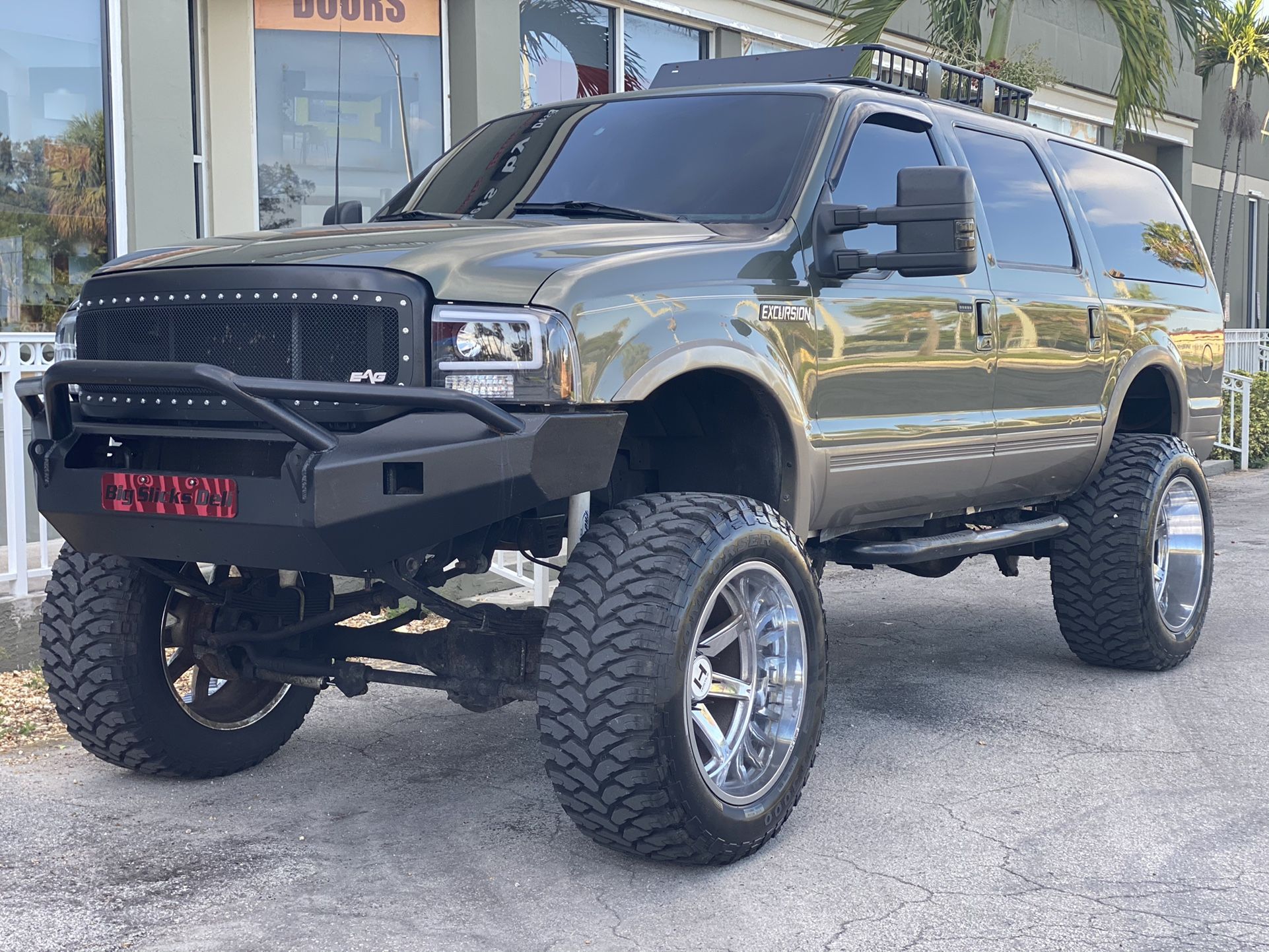 2000 Ford Excursion V10 NEW 40” Tires On 22” Rims for Sale in Miami, FL ...