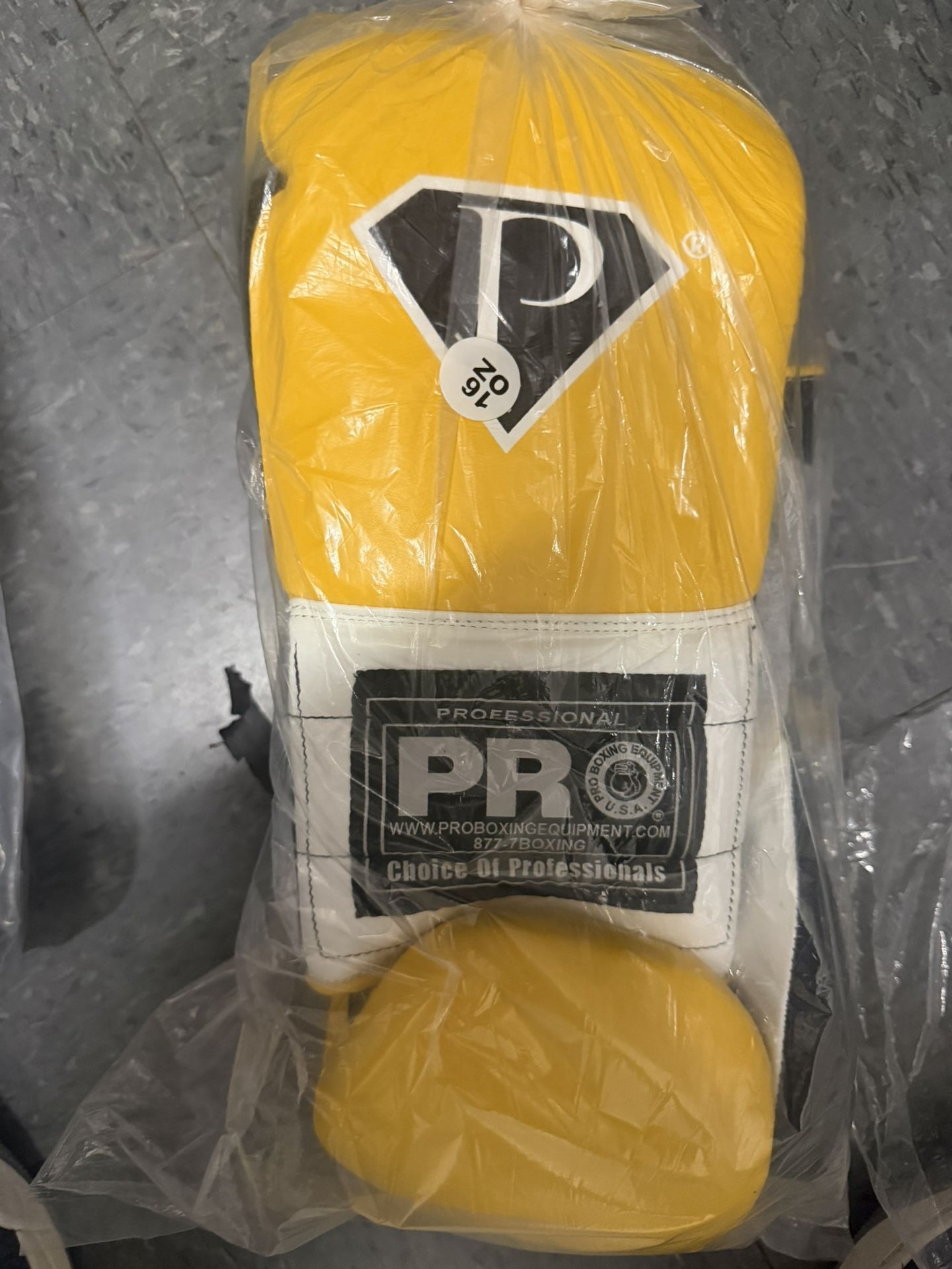 Pro Boxing Gloves for Sale in Montclair, CA - OfferUp
