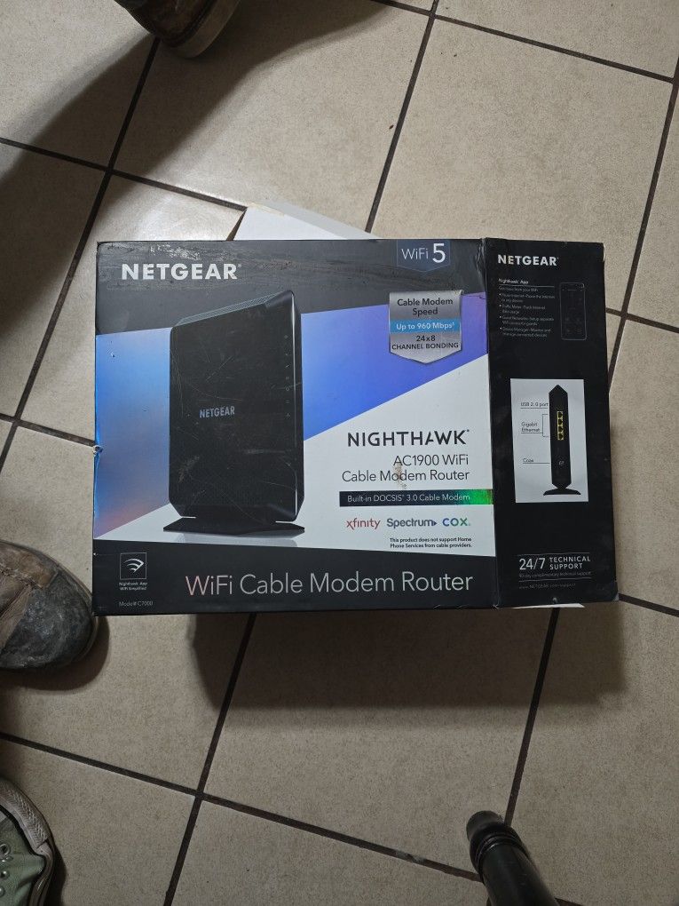 NIGHTHAWK Módem Router for Sale in Montclair, CA - OfferUp