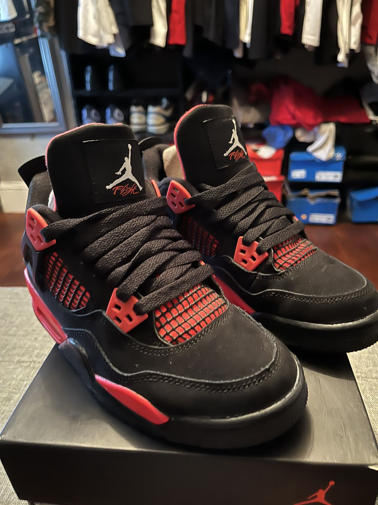 Jordan 4s Red Thunder for Sale in Warwick, RI - OfferUp