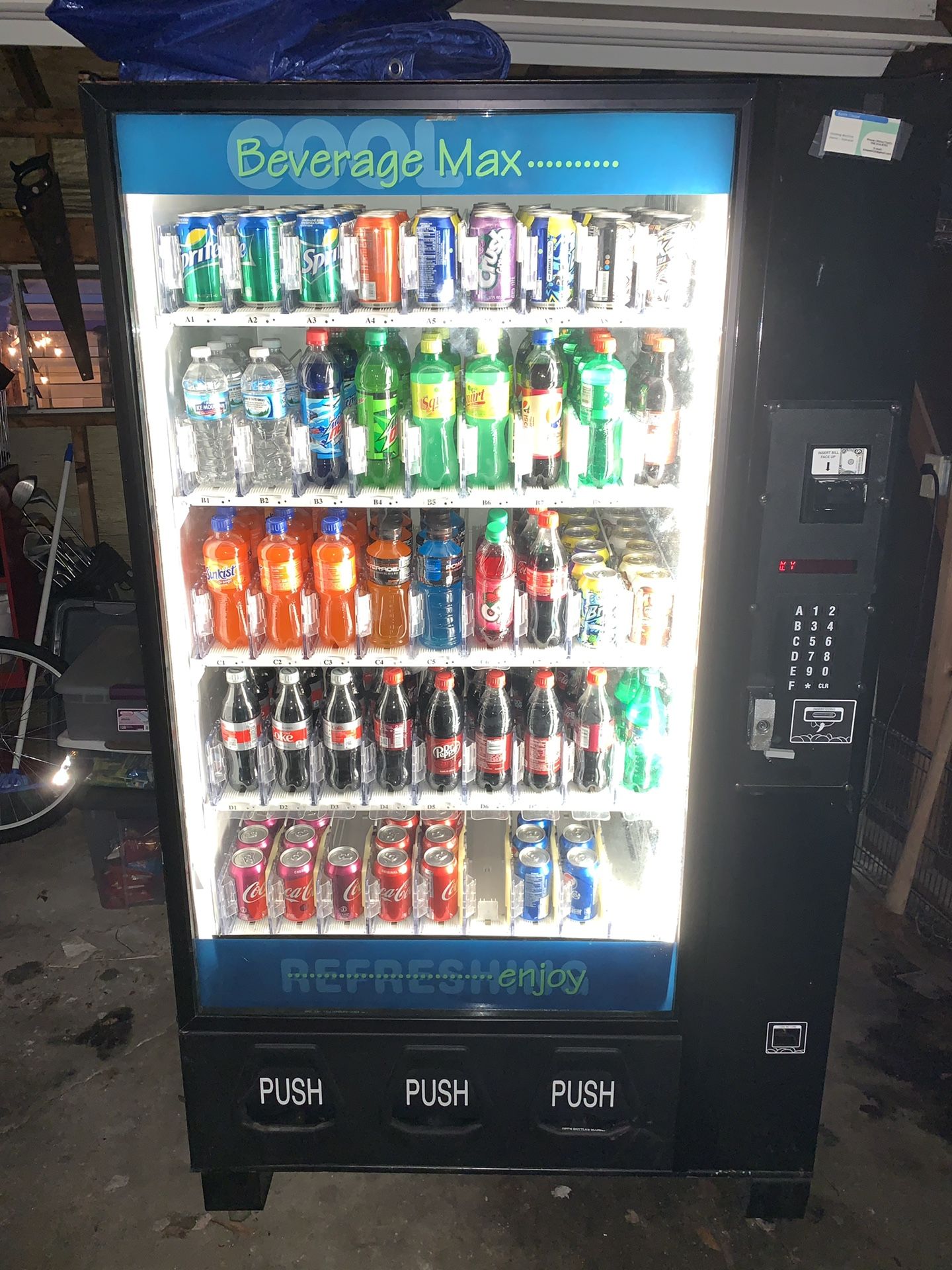 Bev Max vending Machine for Sale in Stickney, IL - OfferUp