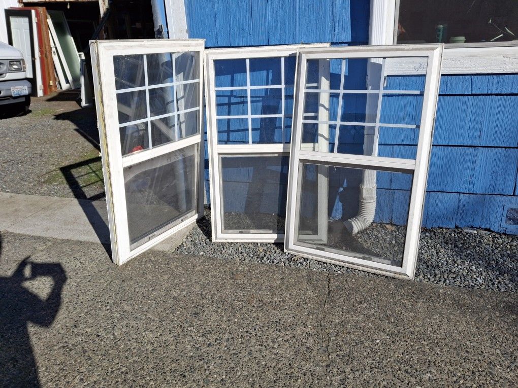 3 Vinyl Windows 30x60 Single Hung for Sale in Seattle, WA - OfferUp