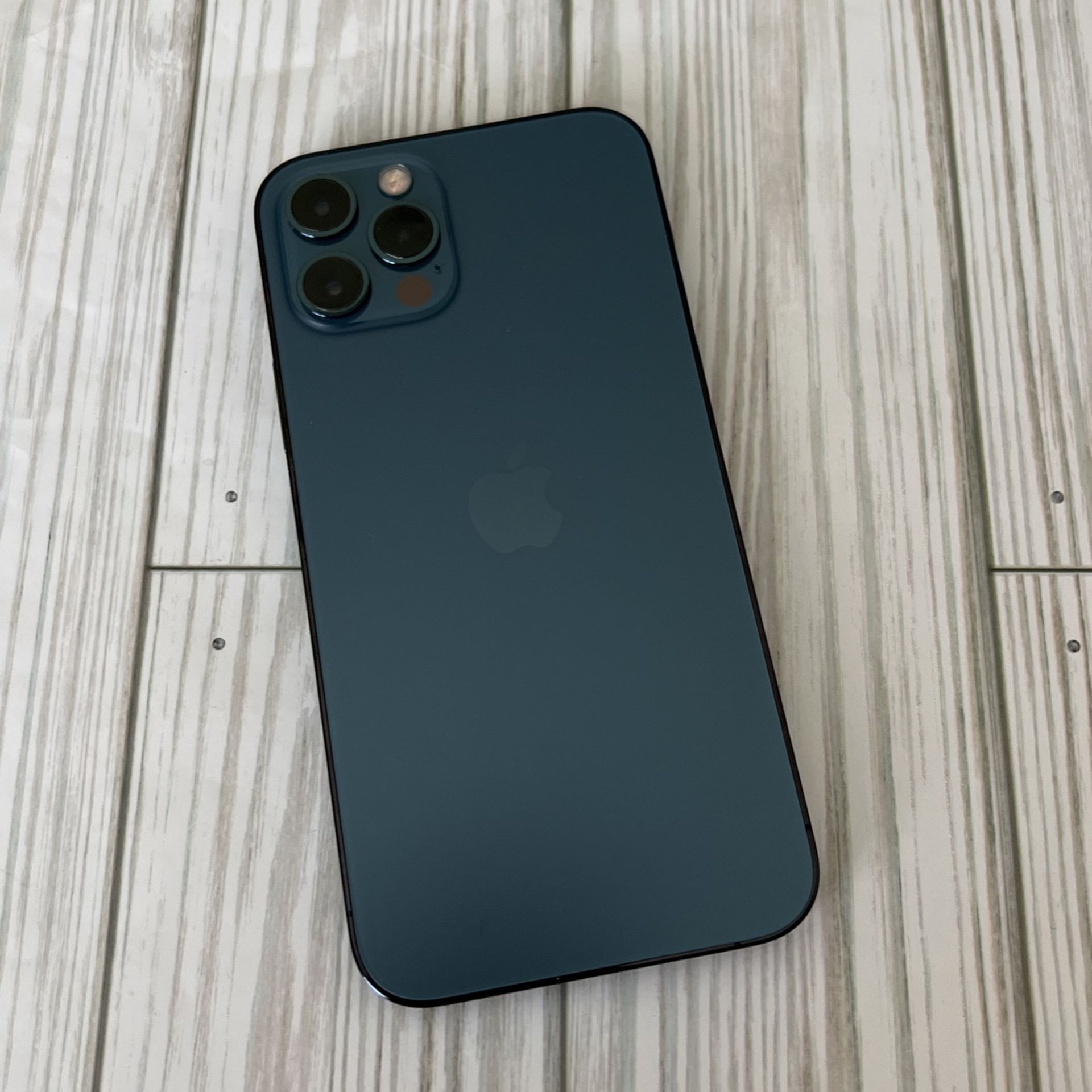 iPhone 12 PRO (64GB)UNLOCKED DESBLOQUEADO For All Carriers for Sale in ...