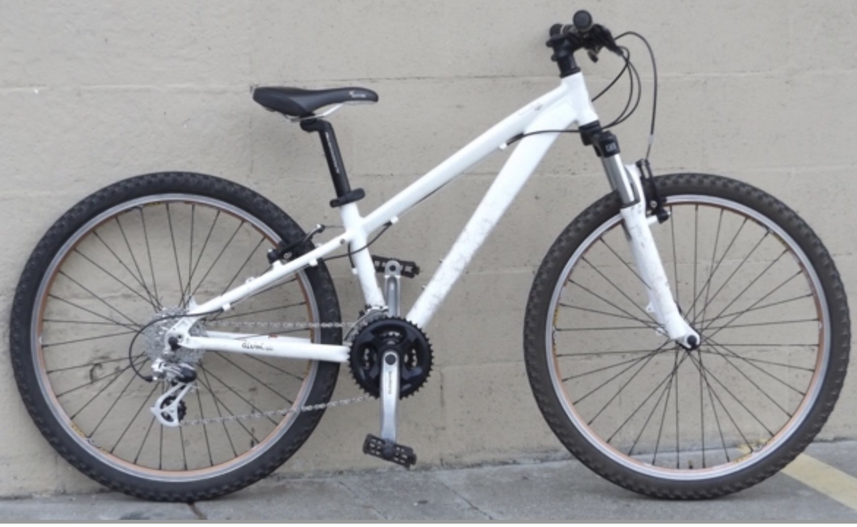 Diamondback Devine 26' tires USA made for Sale in Las Vegas, NV - OfferUp