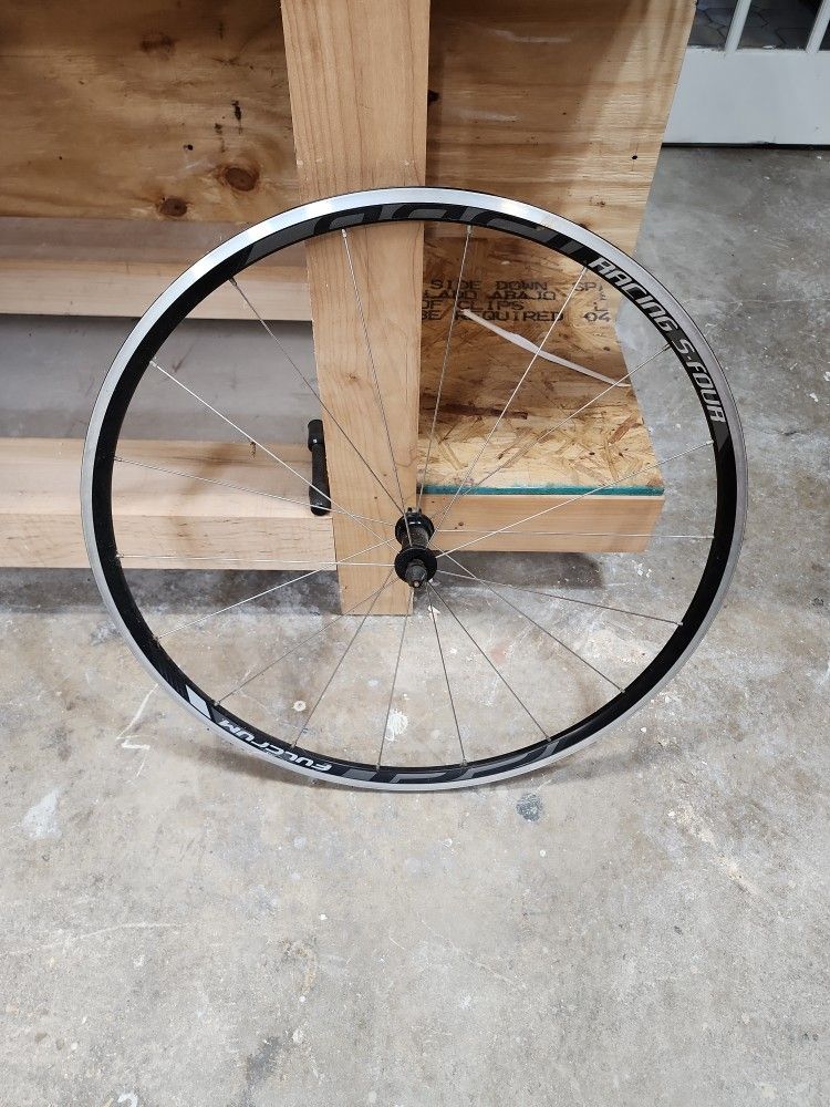 700c road bike wheels for Sale in San Antonio, TX - OfferUp