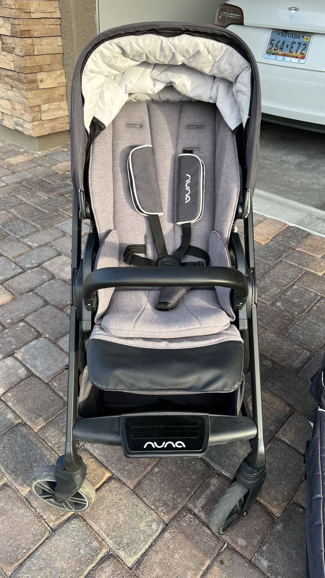 Nuna Mixx 2 Stroller System w/ Carry Cot for Sale in Las Vegas, NV ...