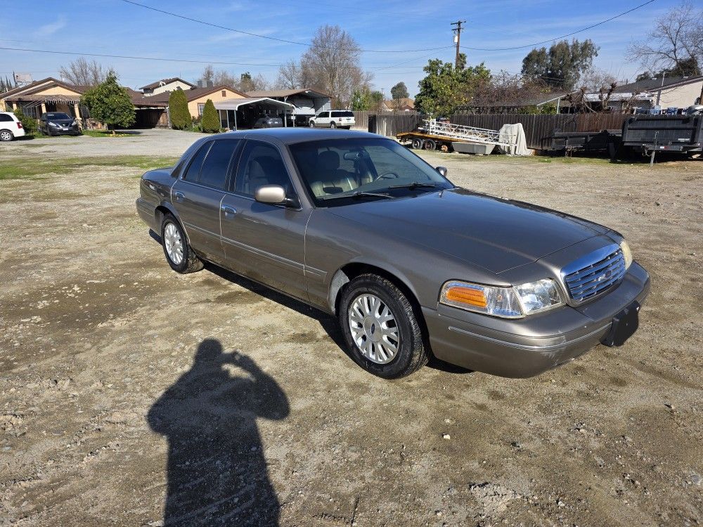 2003 Ford Crown Victoria for Sale in Ceres, CA - OfferUp