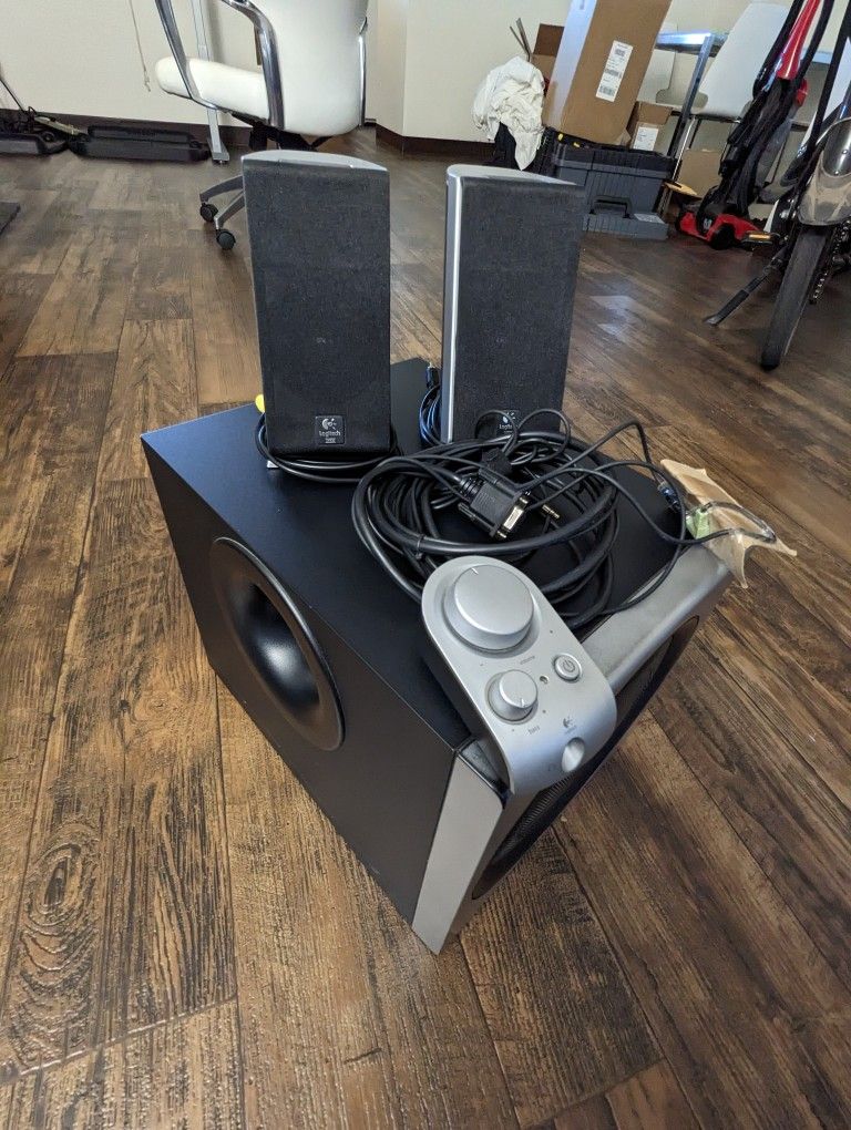 Logitech Z-2300 200W RMS 2.1 THX Certified Computer Speakers for Sale ...