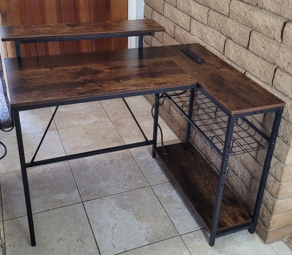 Rustic Gaming Desk with Power Outlets for Sale in Phoenix, AZ - OfferUp