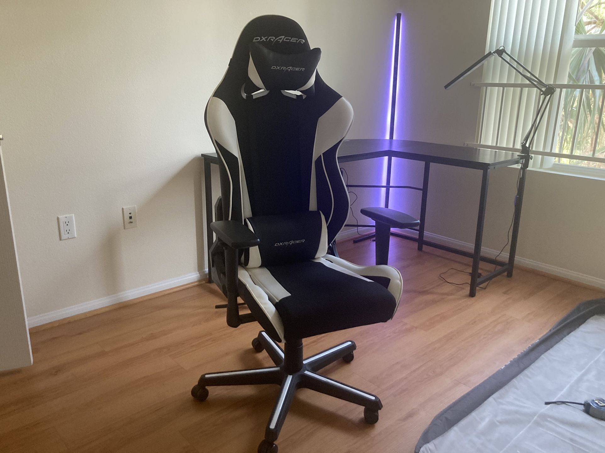 Dxracer Gaming Chair for Sale in Los Angeles, CA - OfferUp