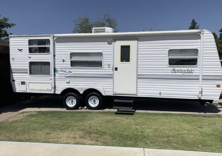2002 Springdale travel trailer for Sale in Visalia, CA - OfferUp