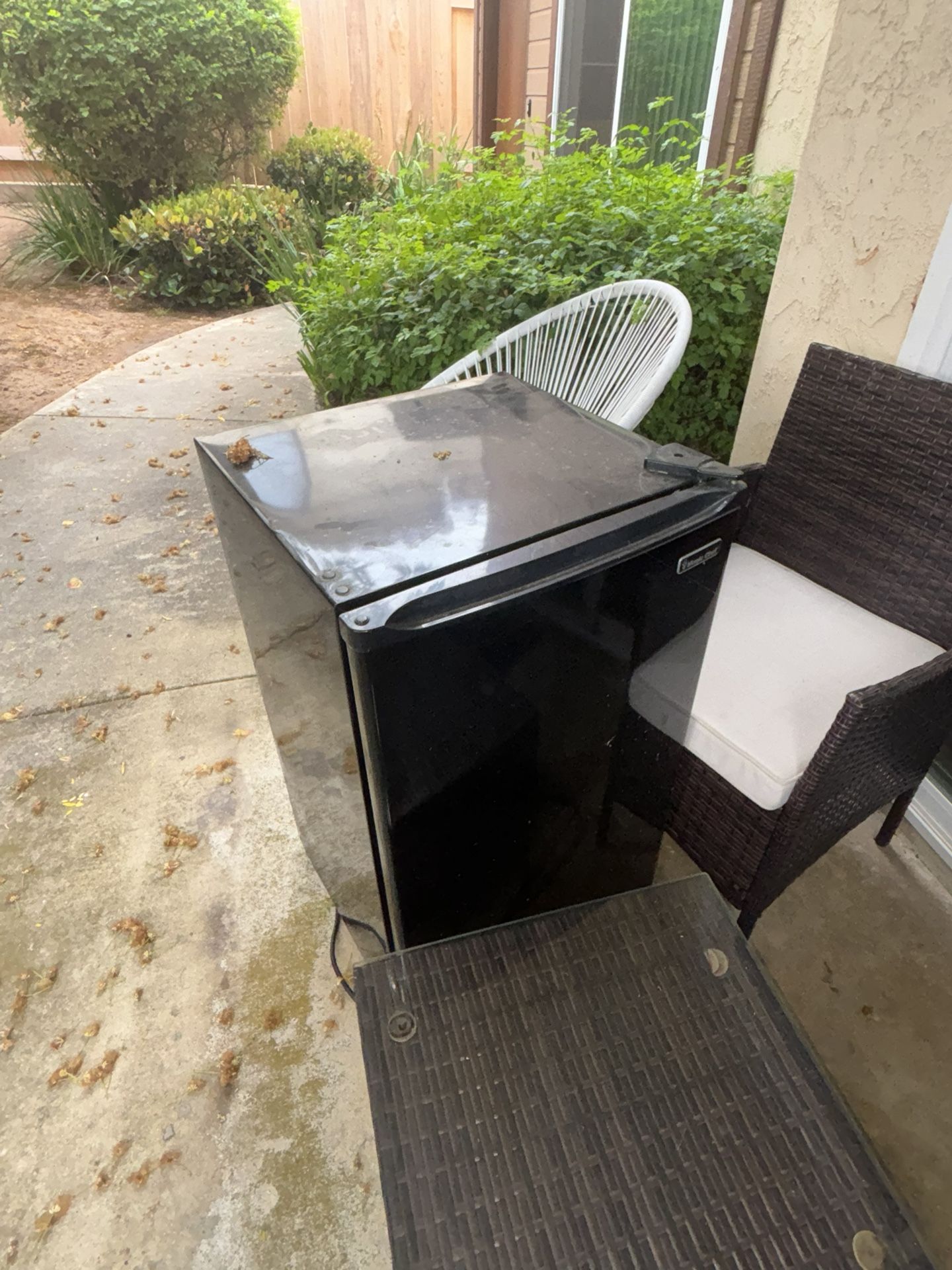 Mini Fridge Black for Sale in San Diego, CA - OfferUp