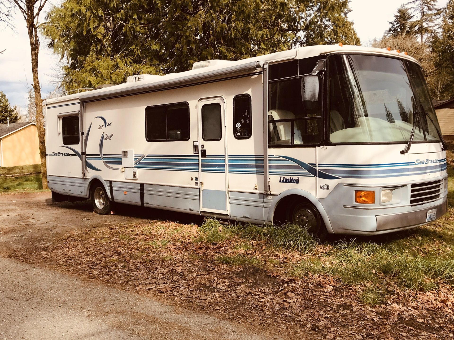 33 foot 1997 national seabreeze motorhome for Sale in Port Orchard, WA ...