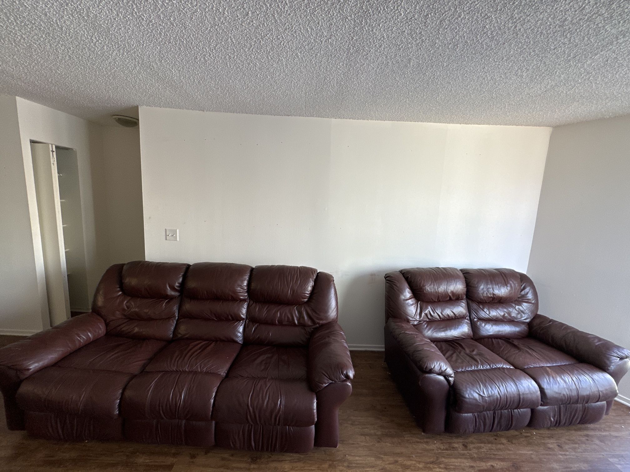 Set Of Large Leather Reclining Couches! for Sale in Chicago, IL - OfferUp