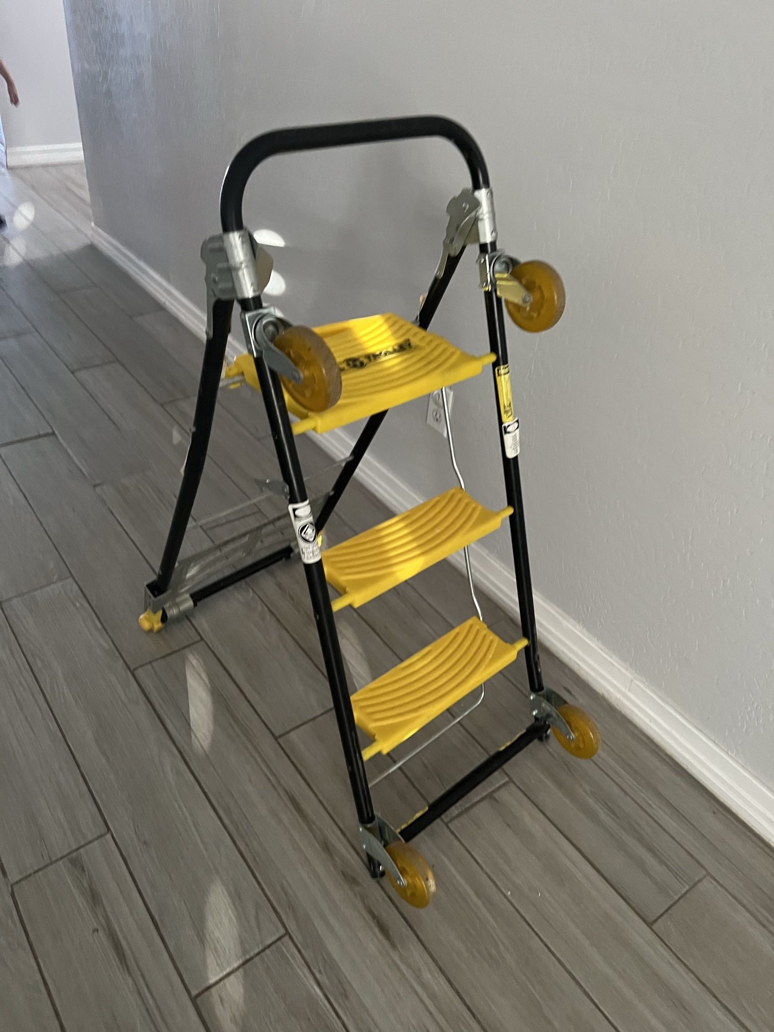 Total Trolley - 4 in 1 for Sale in Tolleson, AZ - OfferUp