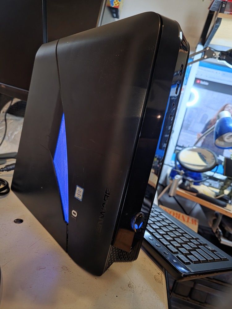 Dell ALIENWARE GAMING PC. i7- 3.40GJz-CPU. 16GB Ram M.2 SSD 2TB HDD GPU ...