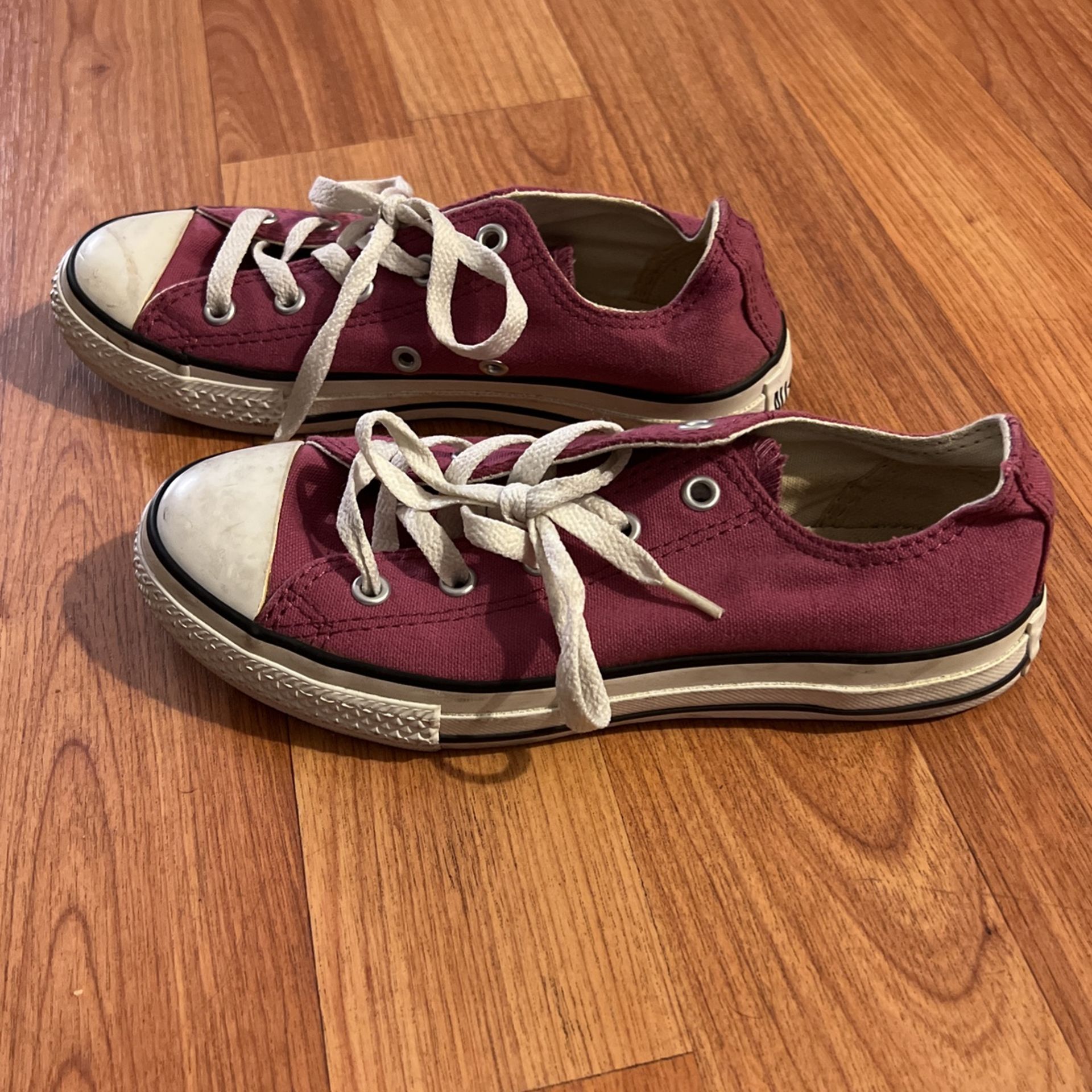 Burgundy Converse All Star Size 2 for Sale in Inglewood, CA - OfferUp