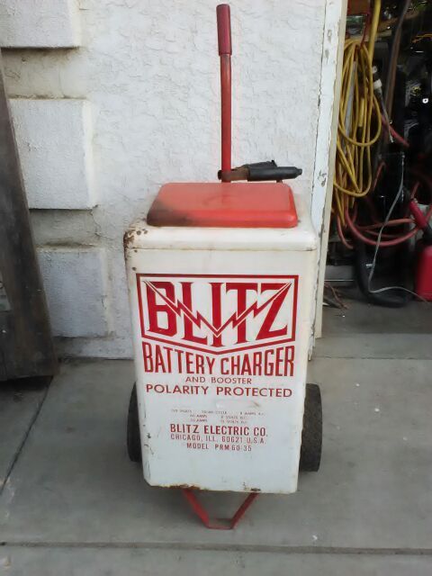 Vintage Blitz battery charger for Sale in Winton, CA - OfferUp