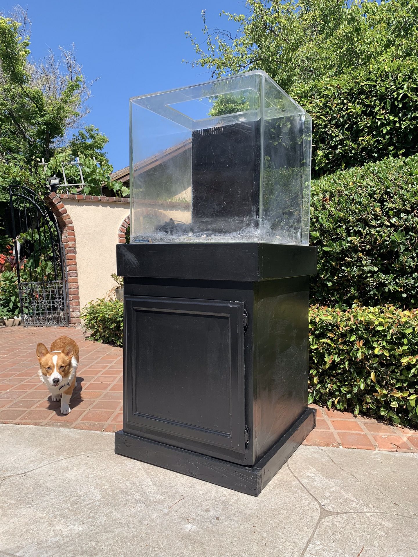 85 gallon acrylic cubed aquarium for Sale in City of Industry, CA - OfferUp