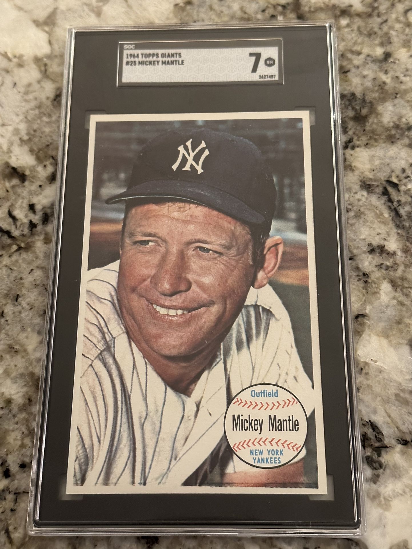 * 1964 Topps Giants #25 HIGH GRADE SGC 7 * Famous New York Yankee ...