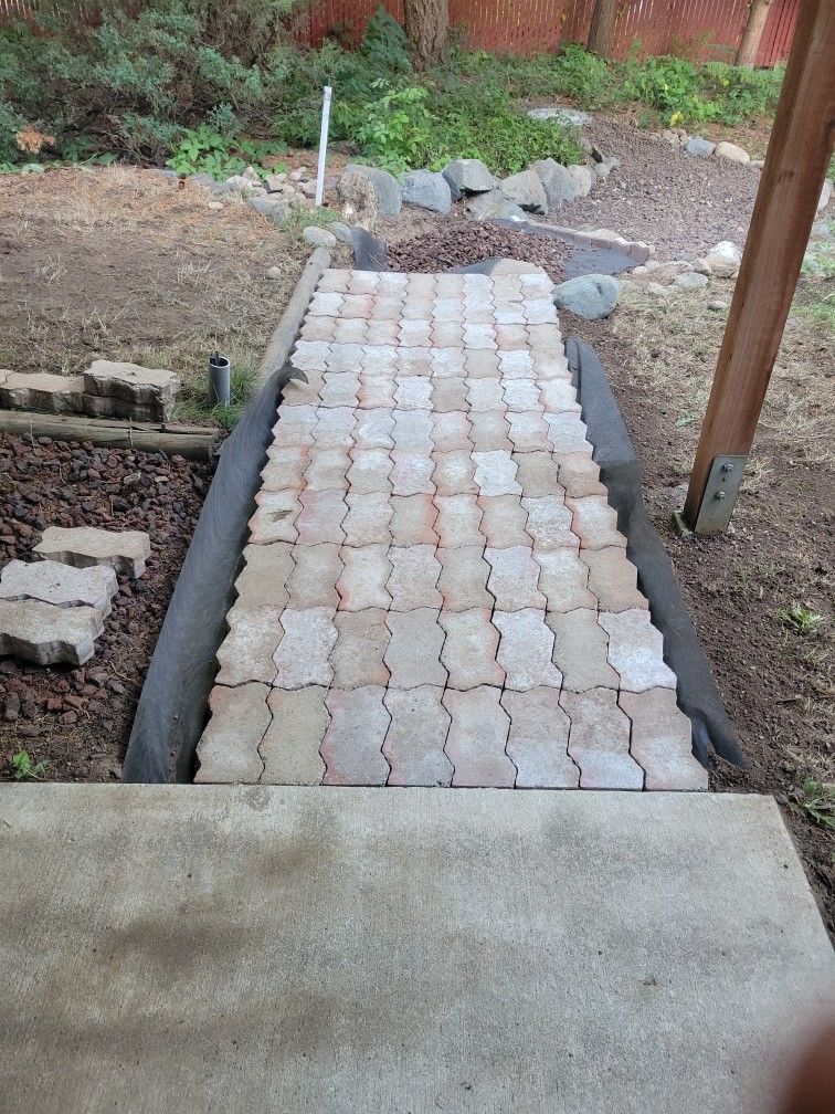 Free Interconnecting S Bricks for Sale in Seattle, WA - OfferUp