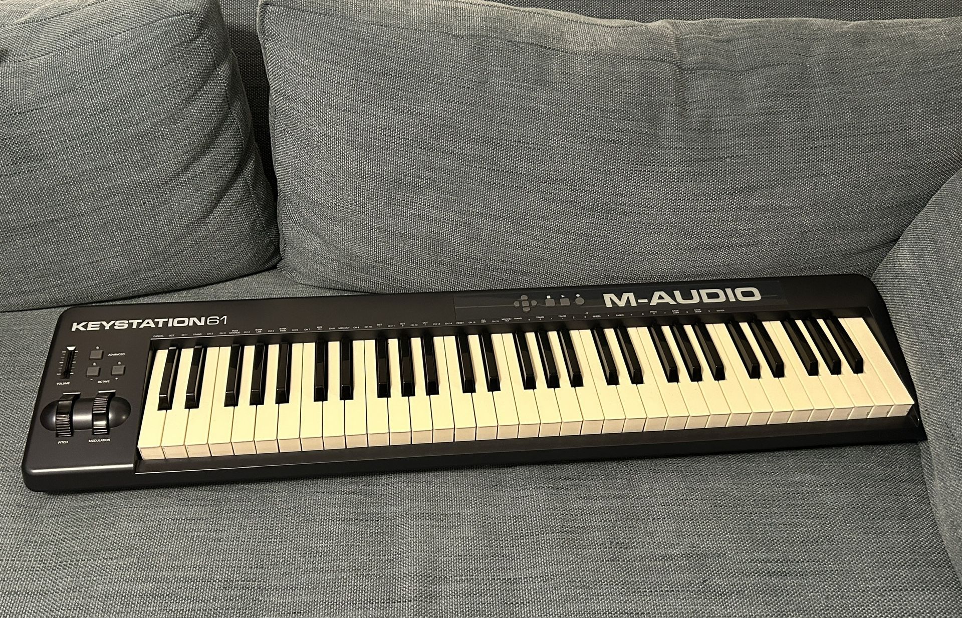 For sale: M-Audio Keystation 61 ($50) with Stand for Sale in Los ...
