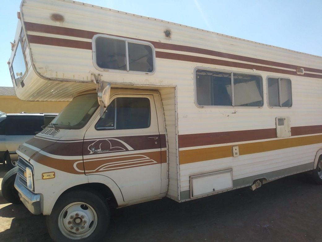 1978 dodge beaver motorhome RV for Sale in Apple Valley, CA - OfferUp