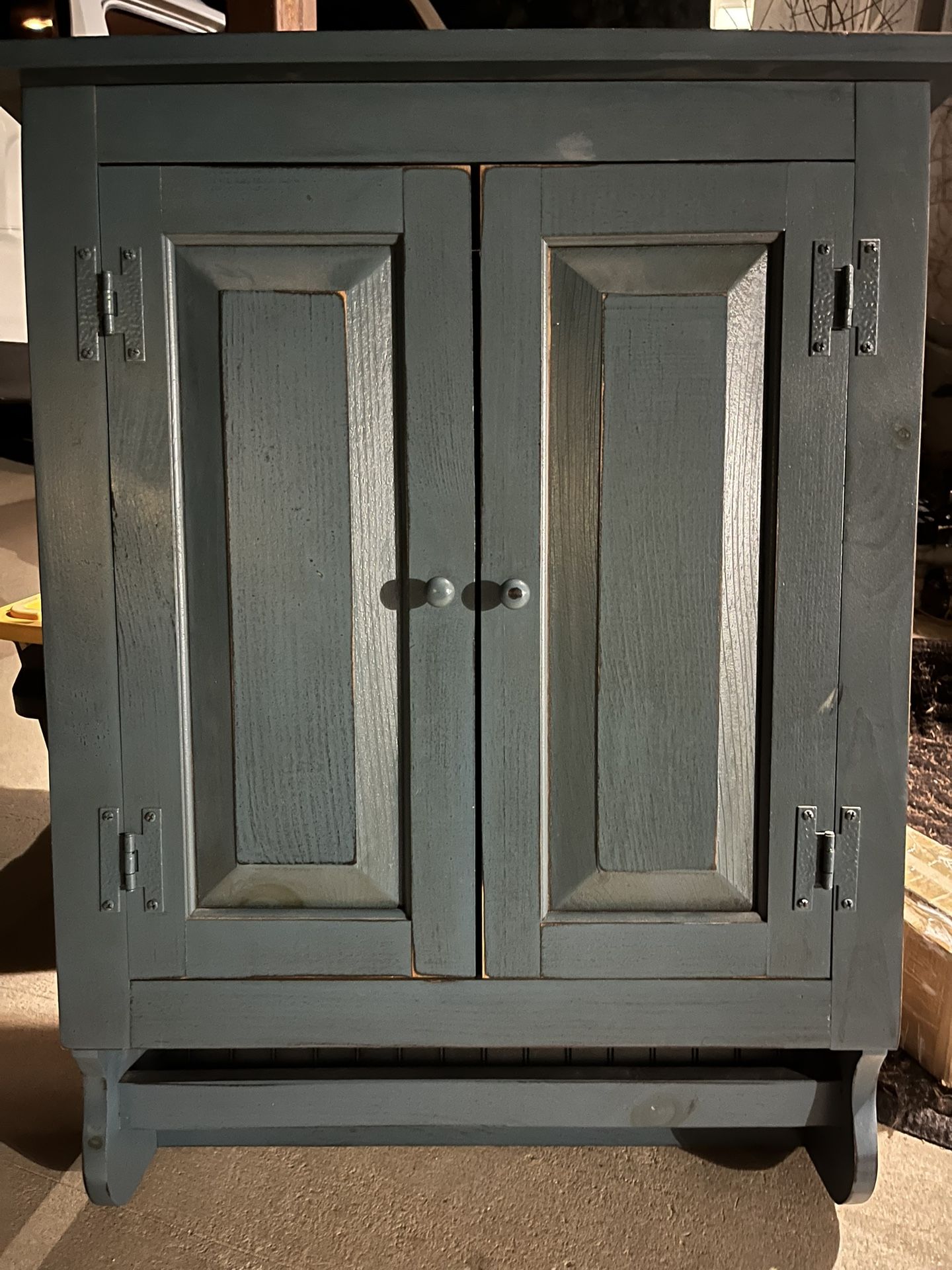Rustic Double Doors Wood Bathroom Wall/Medicine Cabinet for Sale in ...