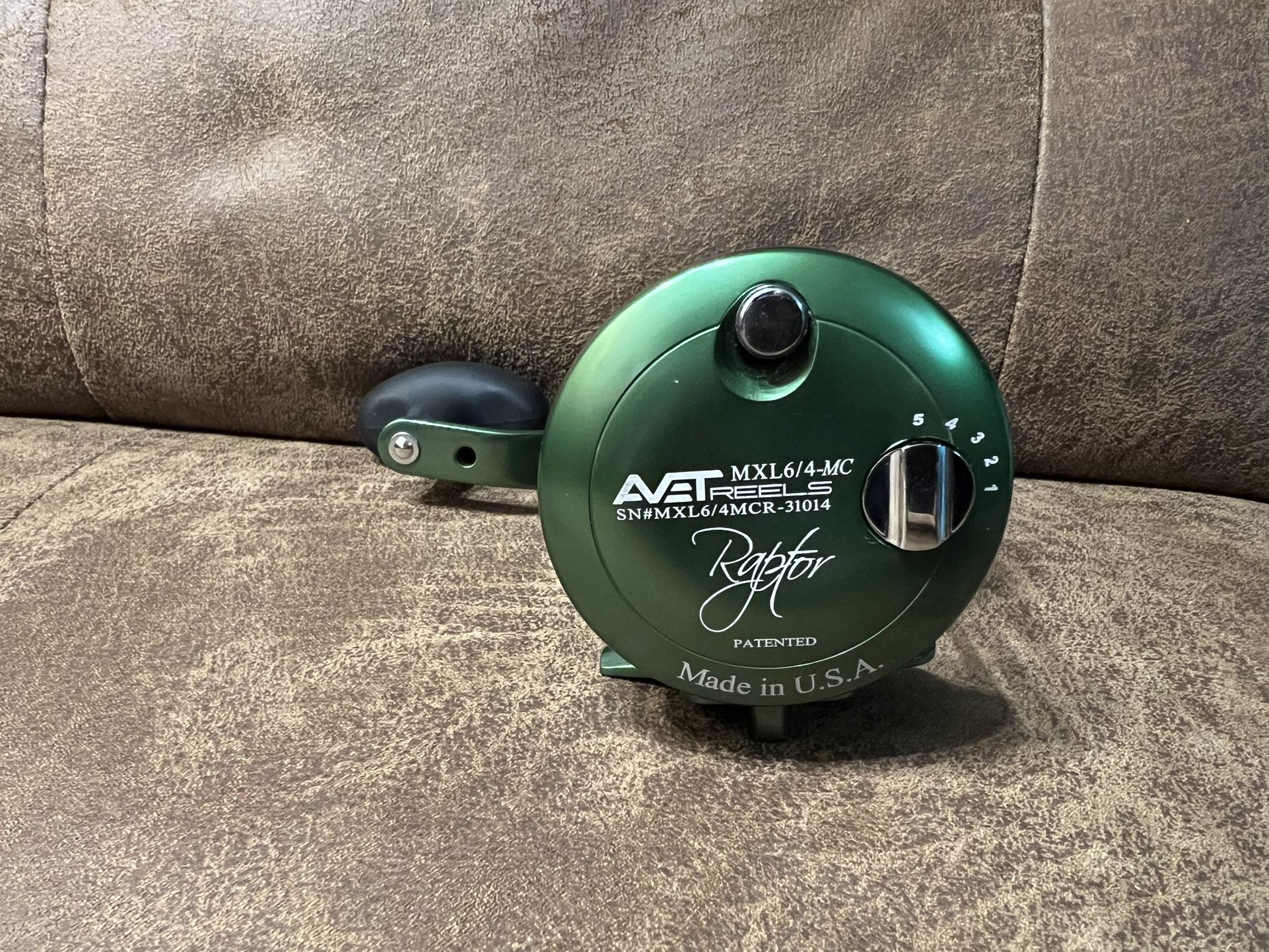 Avet MXL 6/4 MC Raptor Lever Drag Reel for Sale in Converse, TX - OfferUp
