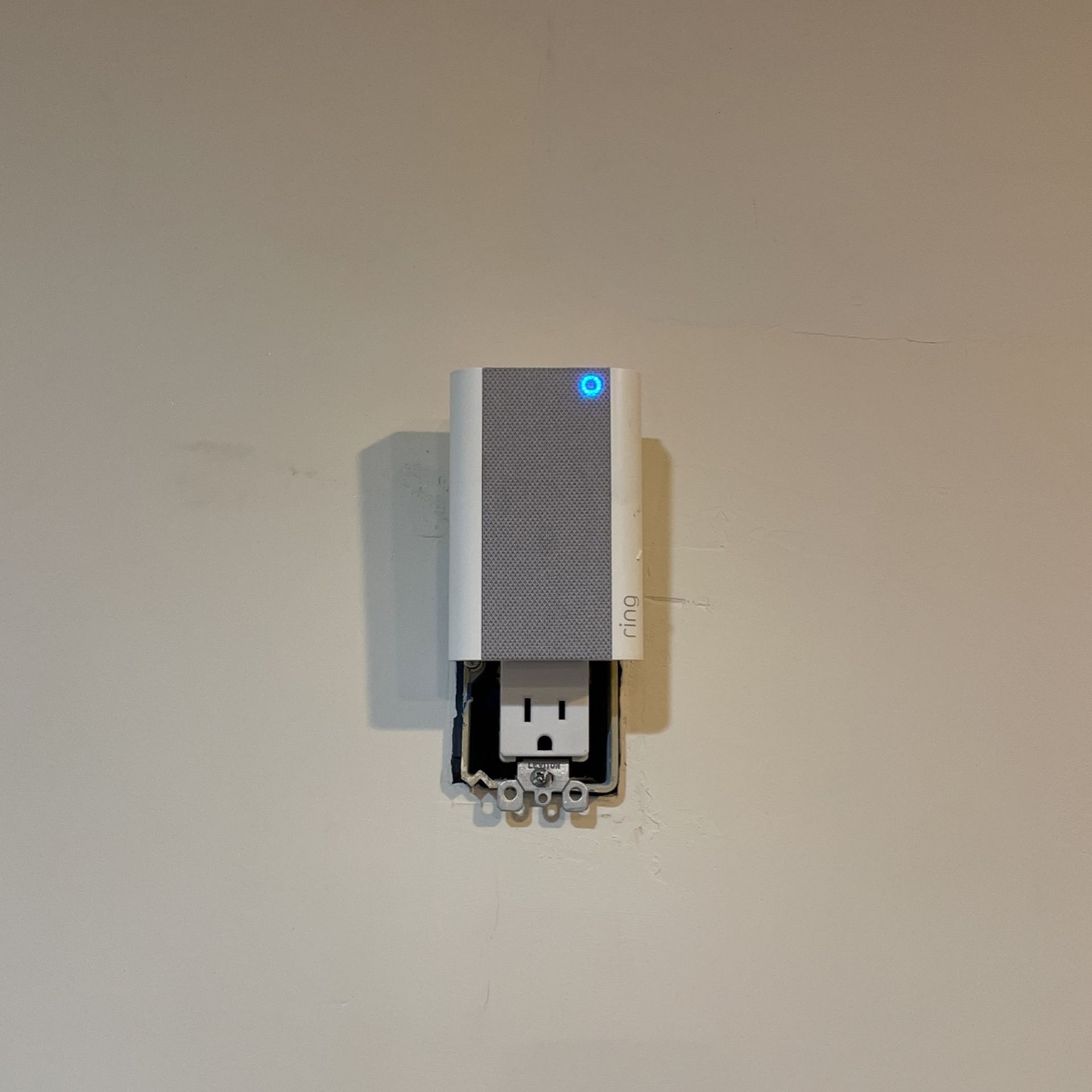 Ring Doorbell Wi-Fi Wxtender for Sale in Las Vegas, NV - OfferUp