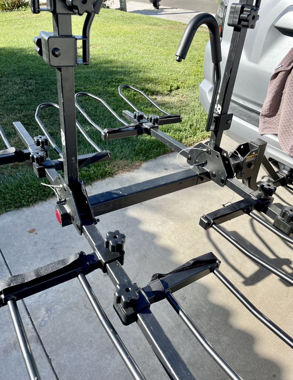 Cycling Deal 2” Hitch Mounted 4 Bike Platform Rack for Sale in ...
