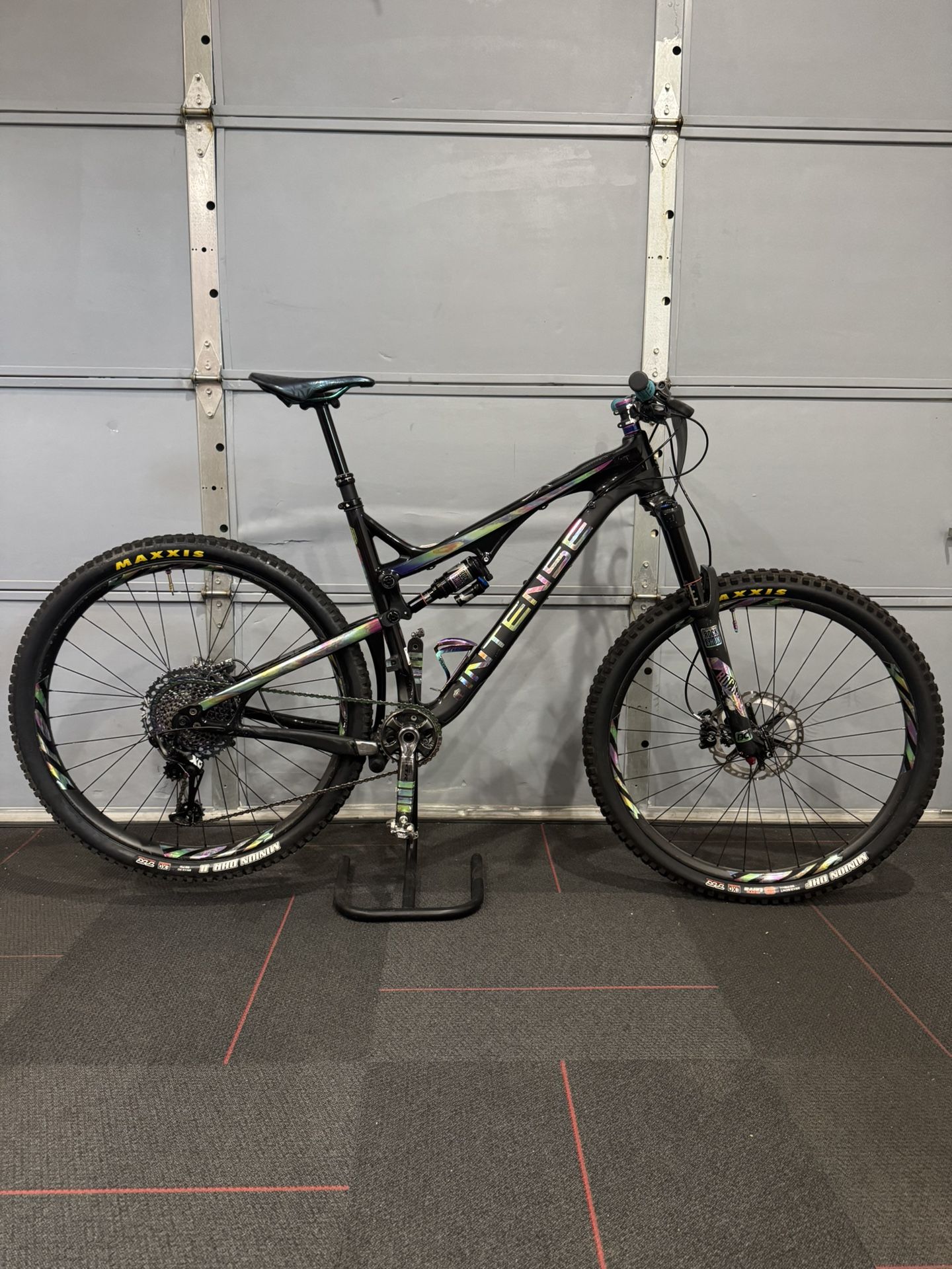 2018 Custom Carbon Intense Spider 29C Mountain Bike Large for Sale in ...
