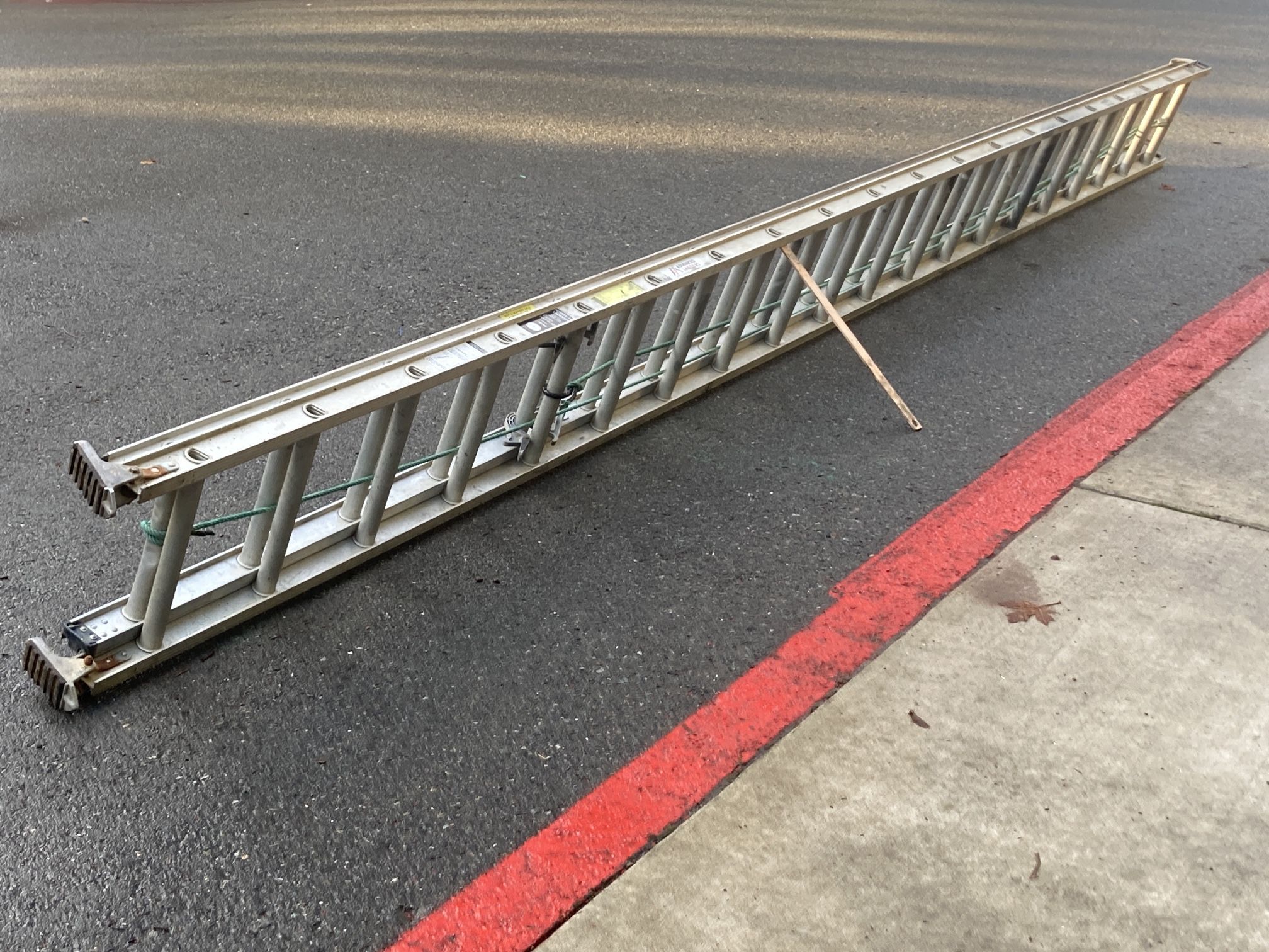 40’ Extension Ladder - Advanced Ladders AE1740 for Sale in Renton, WA ...