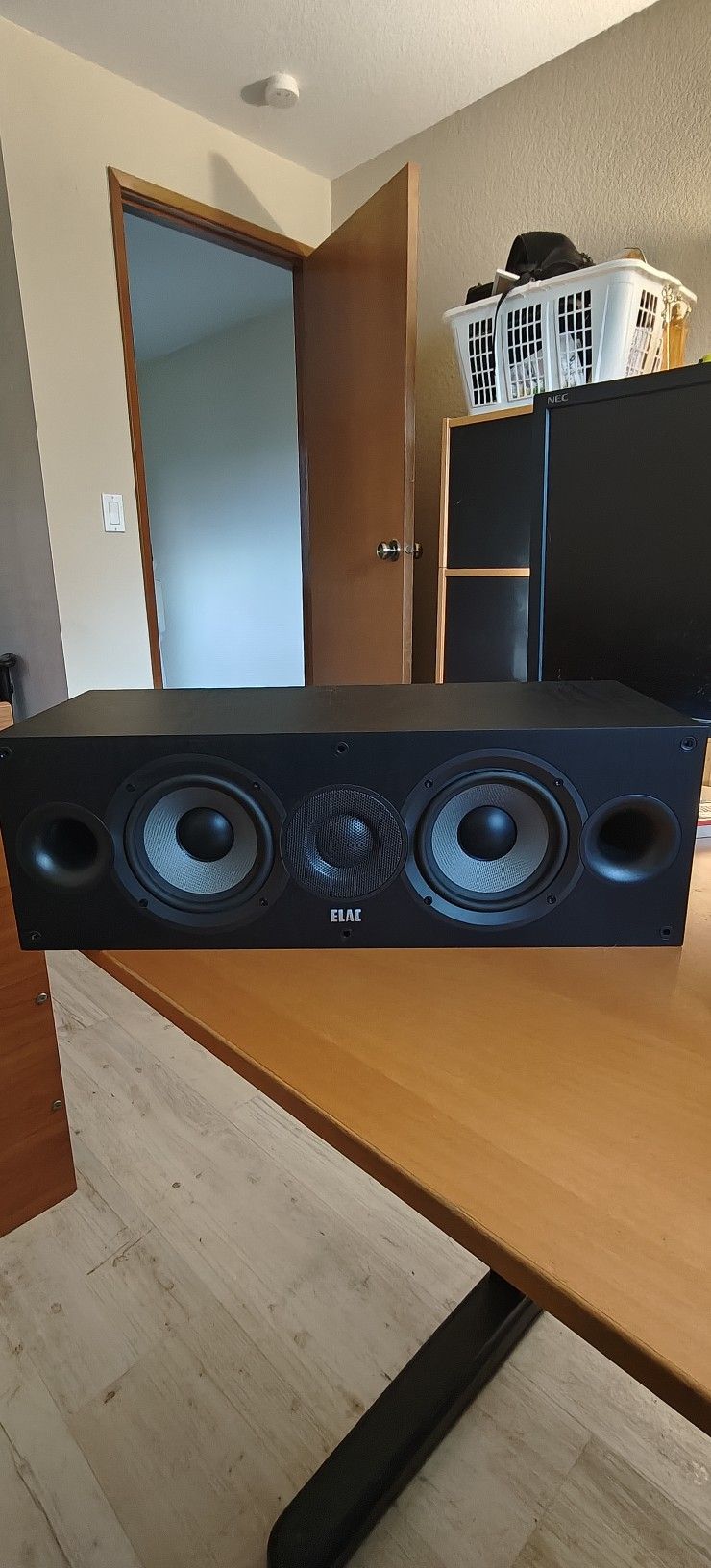 Elac debut 2.0 center speaker dc52-bk for Sale in Redmond, WA - OfferUp