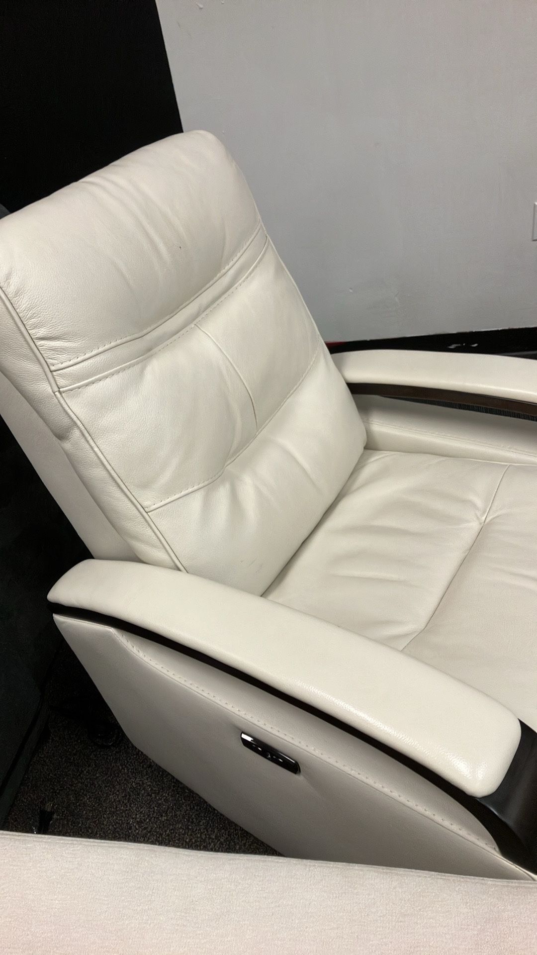 Canmore Leather Power Recliner with Power Headrest, Retail $699 Chairs
