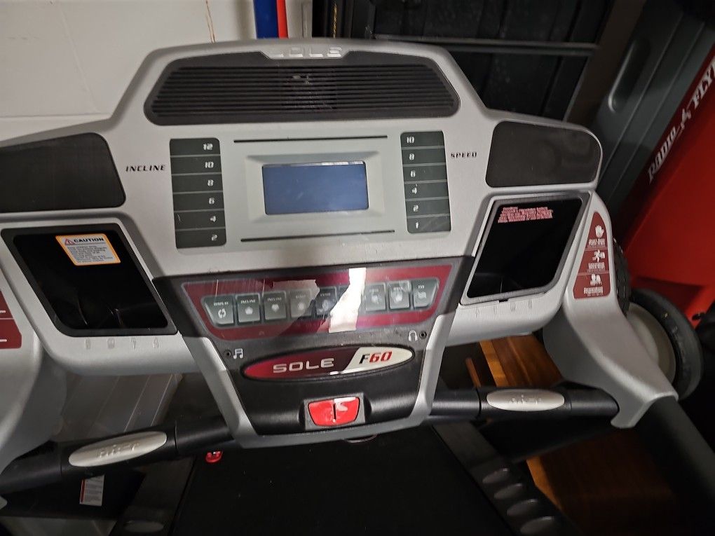 Sole F60 Folding Treadmill for Sale in Mount Dora, FL - OfferUp