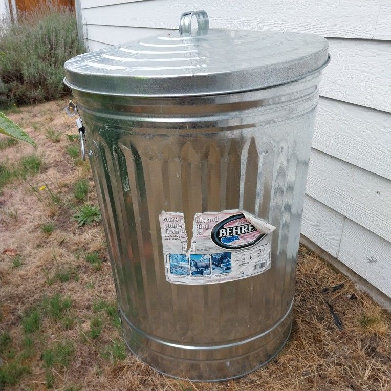 BEHRENS 31 GALLON GALVANIZED STEEL TRASH CAN WITH HANDLE LID for Sale ...
