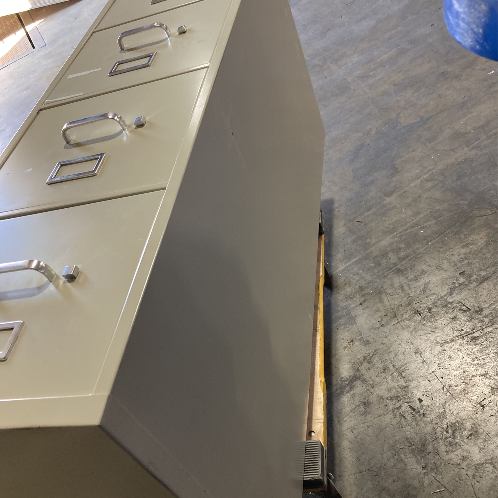 4 Draw Filling Cabinet for Sale in Lorton, VA - OfferUp
