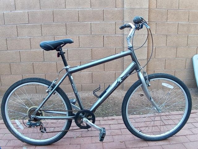Raleigh VENTURE Bicycle 7 Speed Trail Bike for Sale in Phoenix, AZ ...