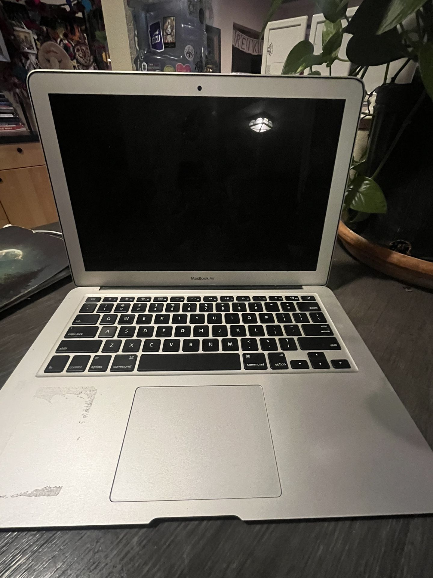 Mac Book Air (not Working) for Sale in Mesa, AZ - OfferUp