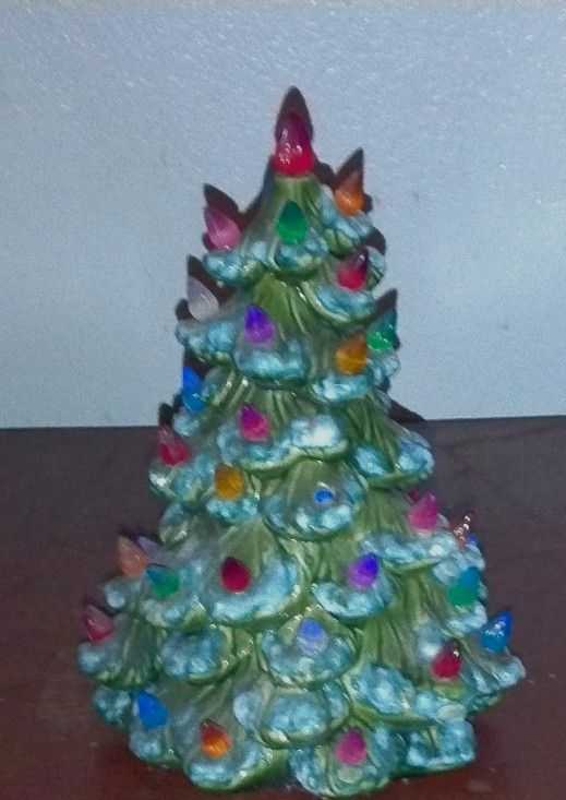 vintage Holland Mold ceramic Christmas tree with a green glaze and snow ...