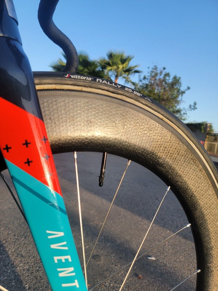 Aventon Ultro Full Carbon Track Bike for Sale in Long Beach, CA - OfferUp