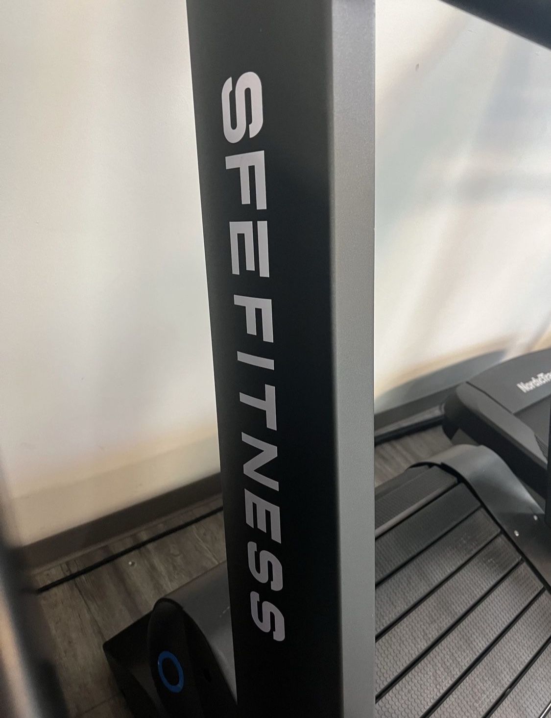 $1300 - SFE Air Runner PRO Curved Treadmill for Sale in Glendale, AZ ...